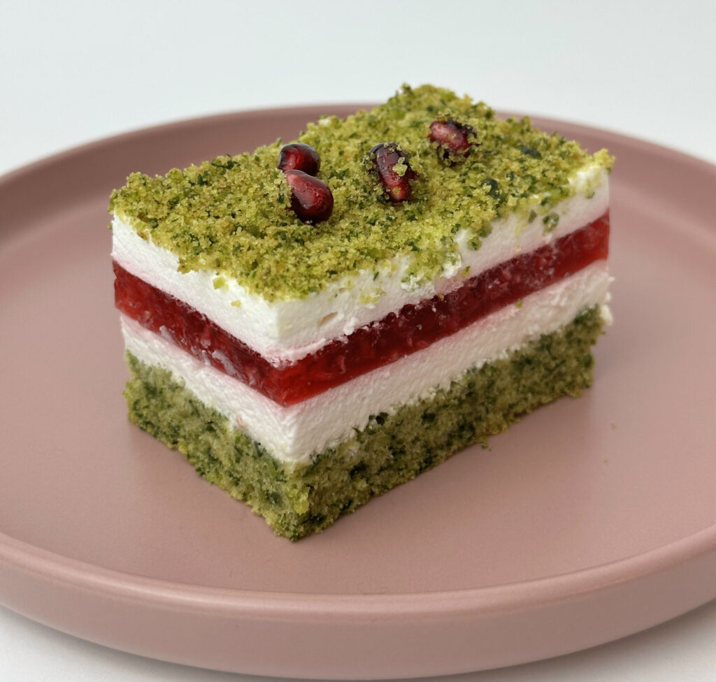 Leśny mech z galaretką malinową to wyjątkowy wybór w Atelier!